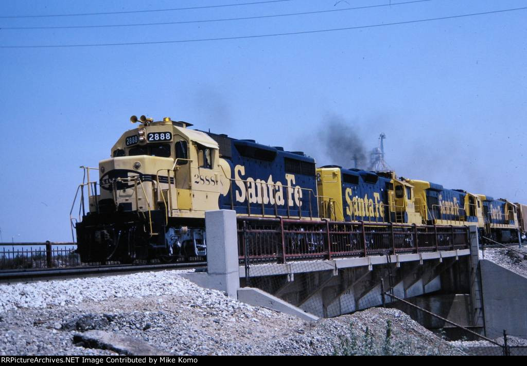Santa Fe GP35 2888 North (east) of San Bernardino